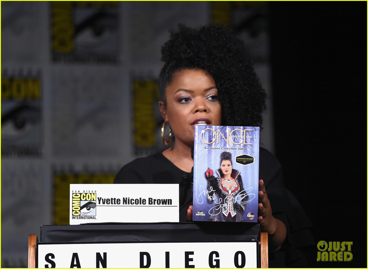 'Once Upon a Time' Cast Debuts Season 7 Trailer at Comic Con - Watch ...