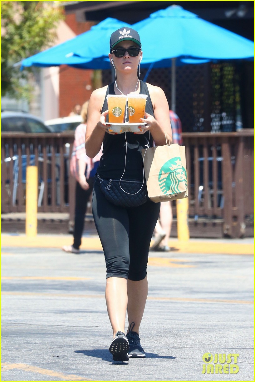 Katy Perry Goes on a Coffee Run in Studio City: Photo 3933078 | Katy ...