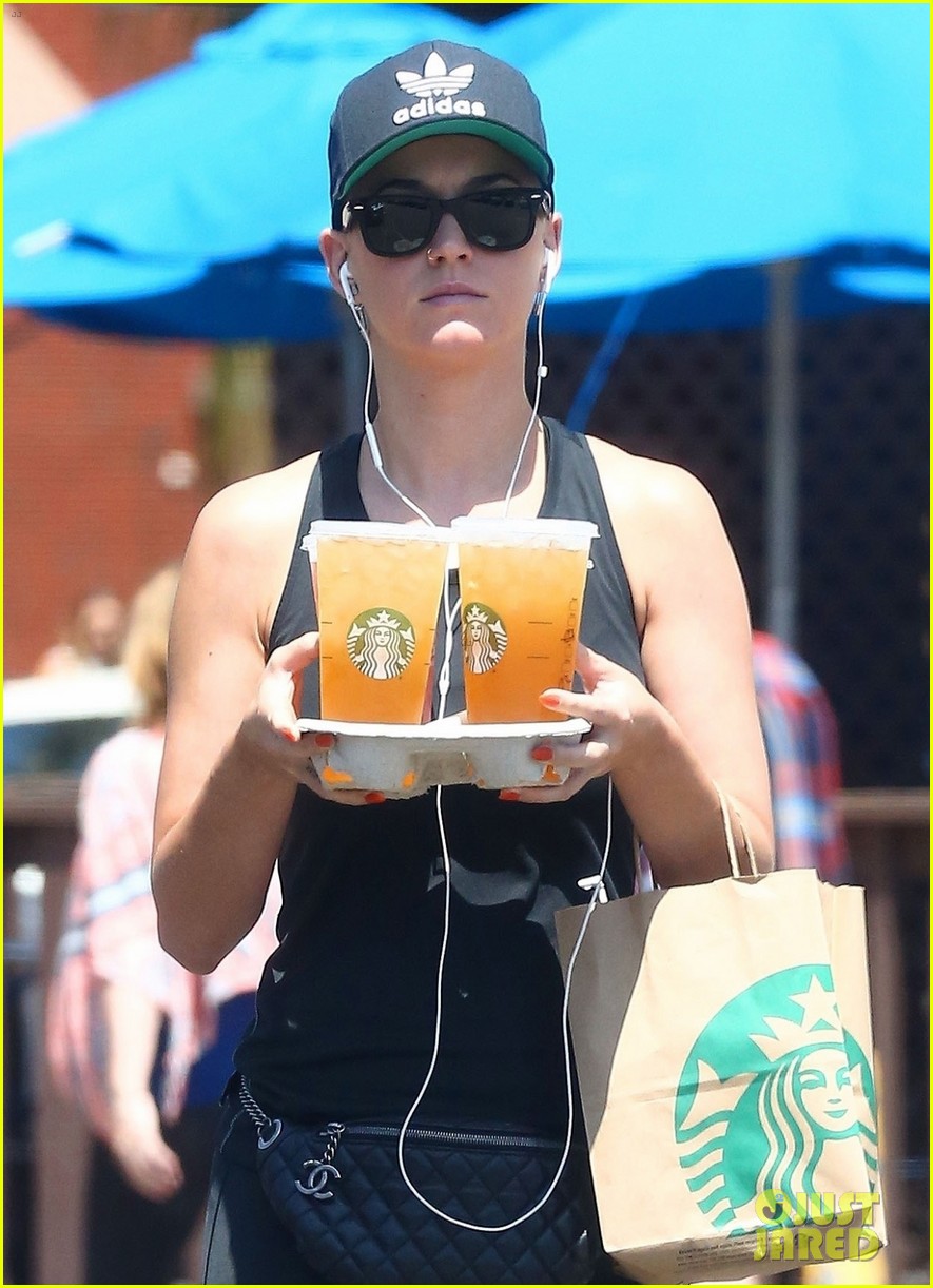 Katy Perry Goes on a Coffee Run in Studio City: Photo 3933079 | Katy ...