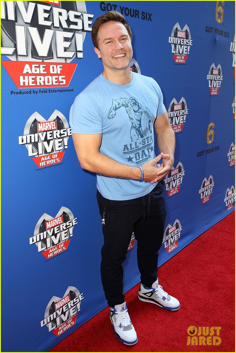 Scott Porter & Son McCoy Are an Adorable Father-Son Duo at Marvel ...