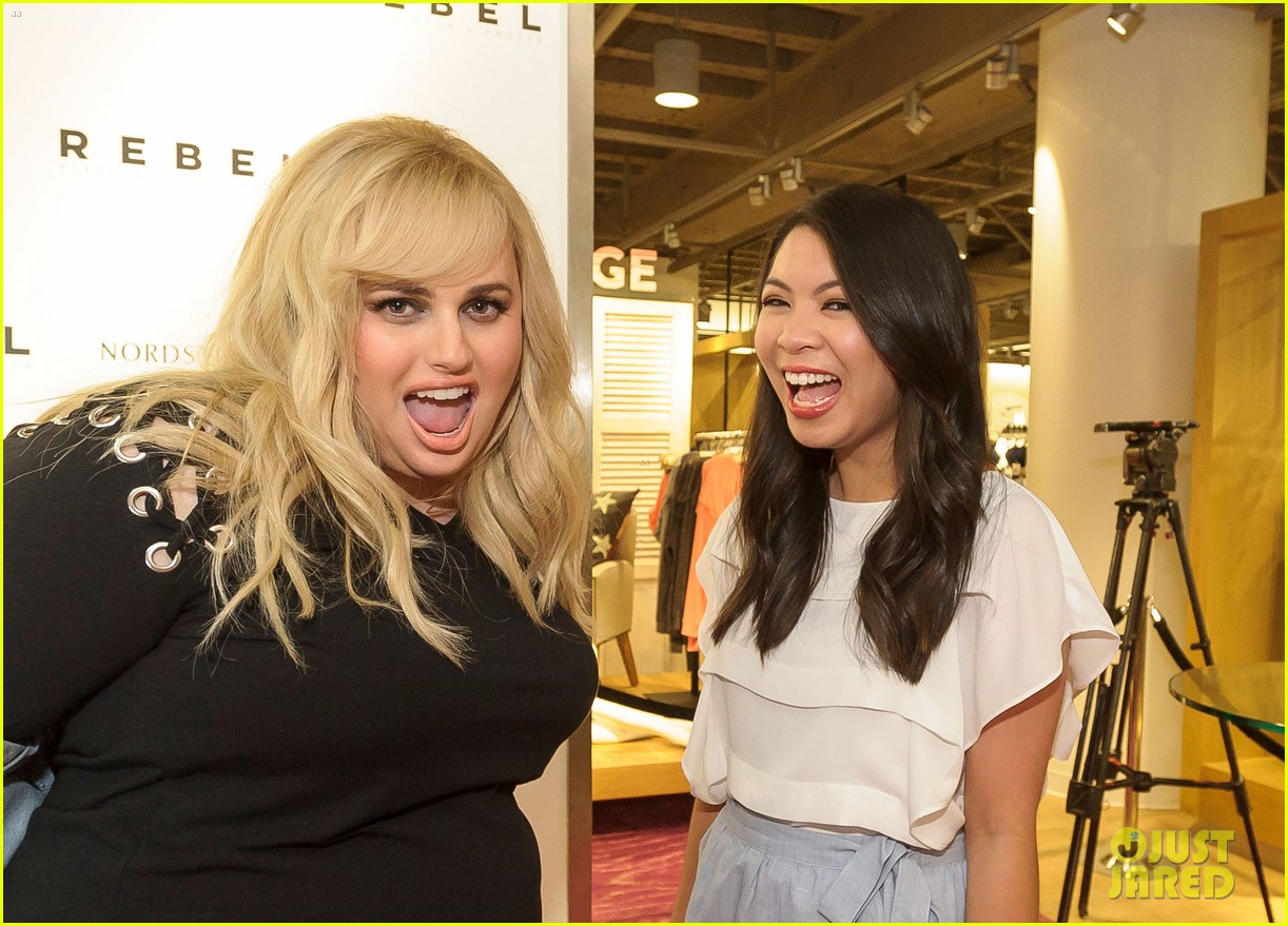 Rebel Wilson Poses with Fans at Clothing Line Launch!: Photo 3932861 ...