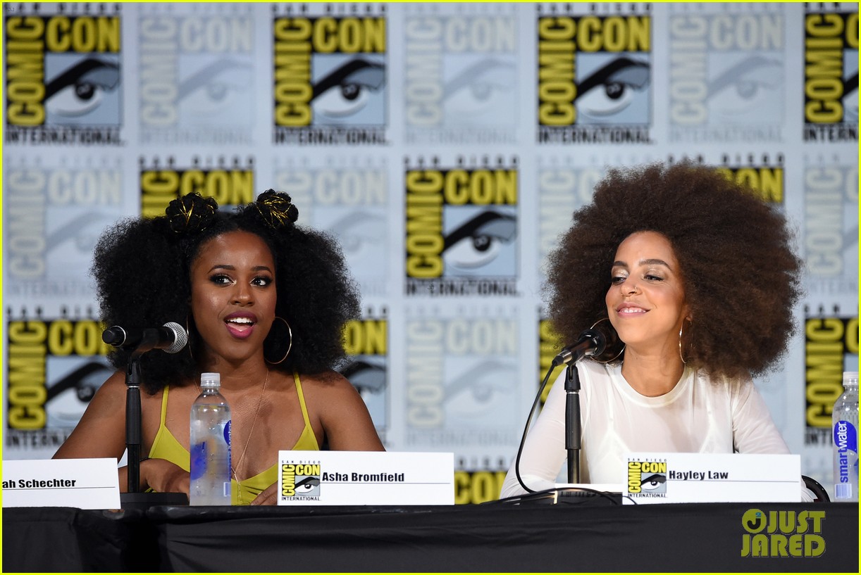'Riverdale' Cast Previews Season 2 at Comic-Con - Watch Now!: Photo ...