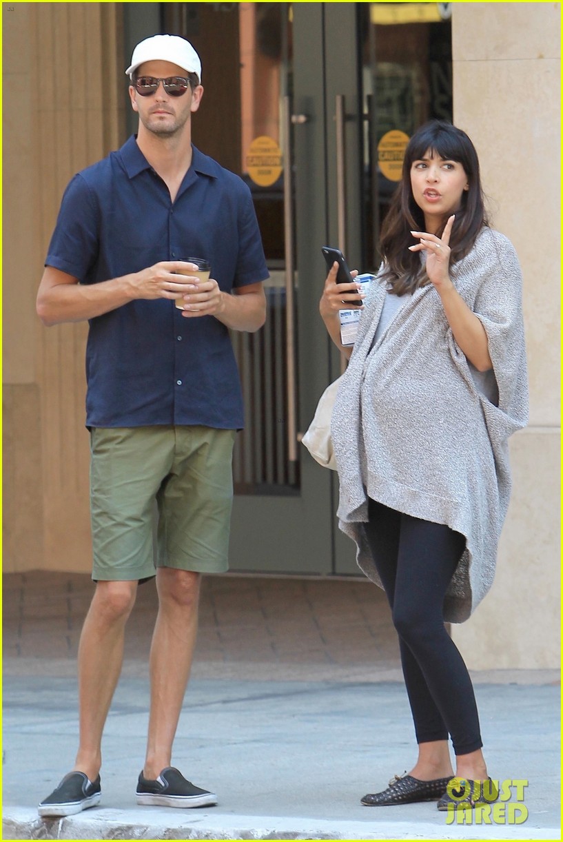 New Girl's Hannah Simone Shows Off Her Growing Baby Bump!: Photo ...