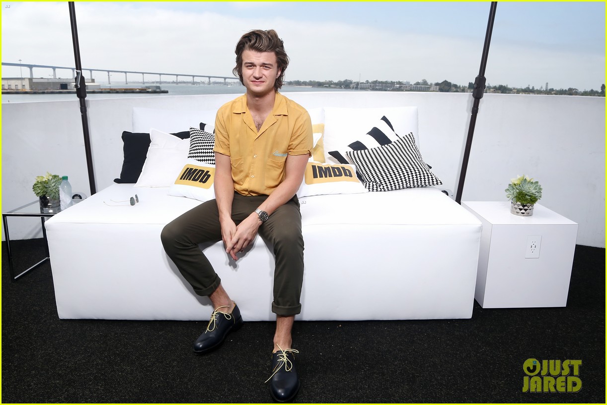 'Stranger Things' Cast Joined By New Stars at Comic-Con!: Photo 3932284 ...
