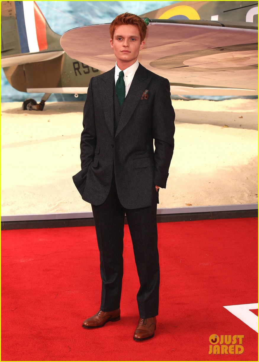 Harry Styles Joins Tom Hardy & 'Dunkirk' Cast at London World Premiere ...