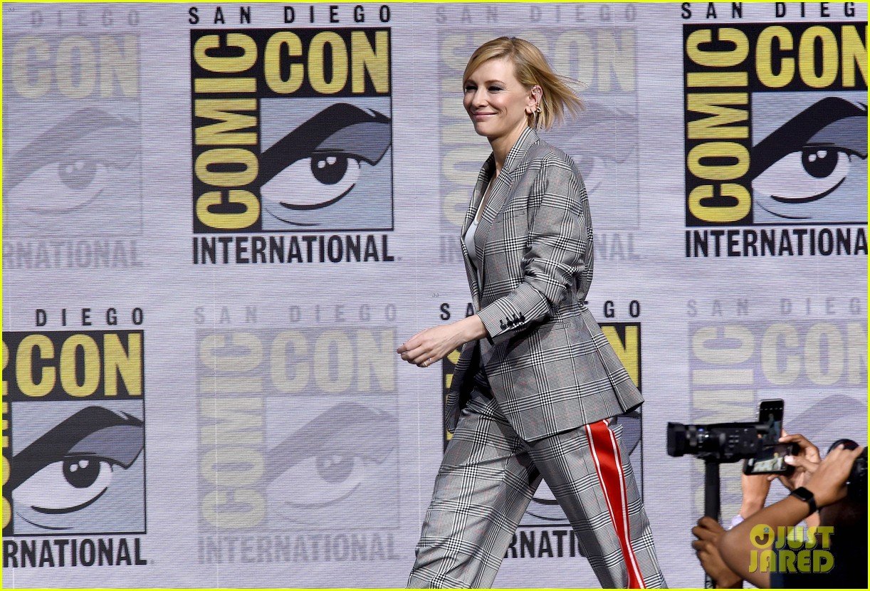 Chris Hemsworth, Tom Hiddleston, & 'Thor' Cast Step Out for Comic-Con ...