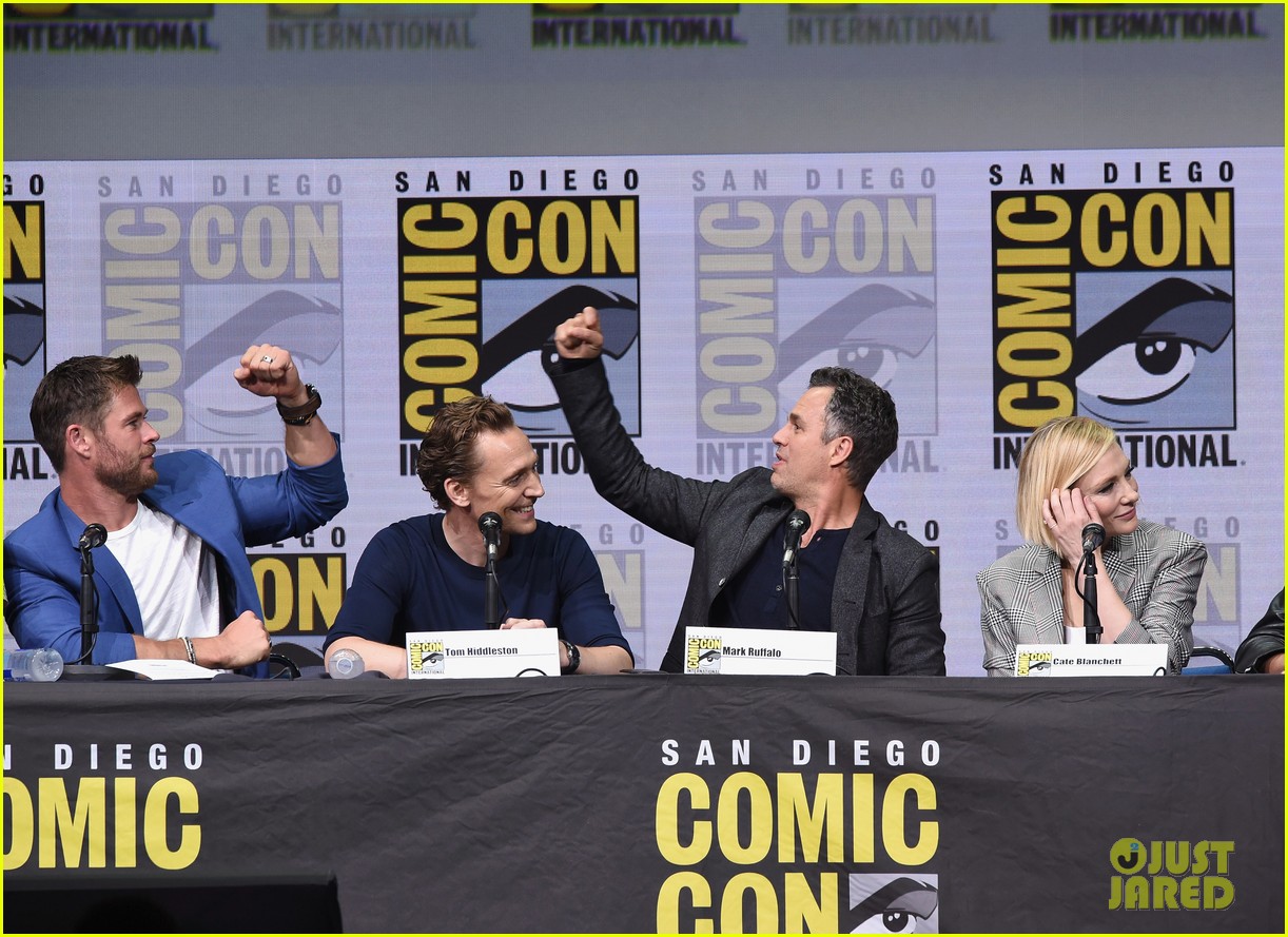 Chris Hemsworth, Tom Hiddleston, & 'Thor' Cast Step Out for Comic-Con ...
