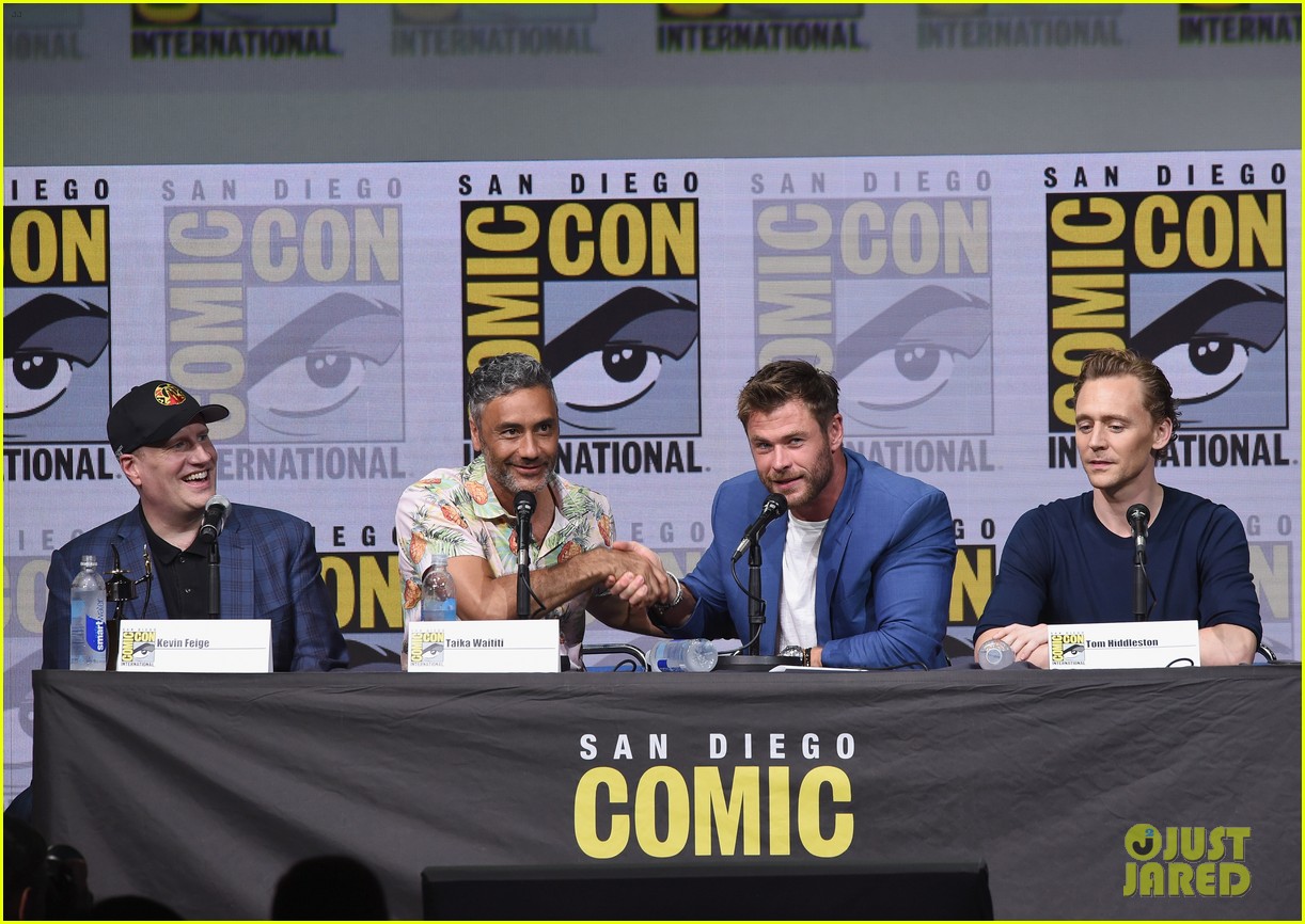 Chris Hemsworth, Tom Hiddleston, & 'Thor' Cast Step Out for Comic-Con ...