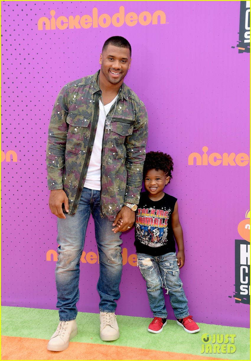 Russell Wilson Takes Step-Son Future Jr. to Nickelodeon Kids' Choice ...