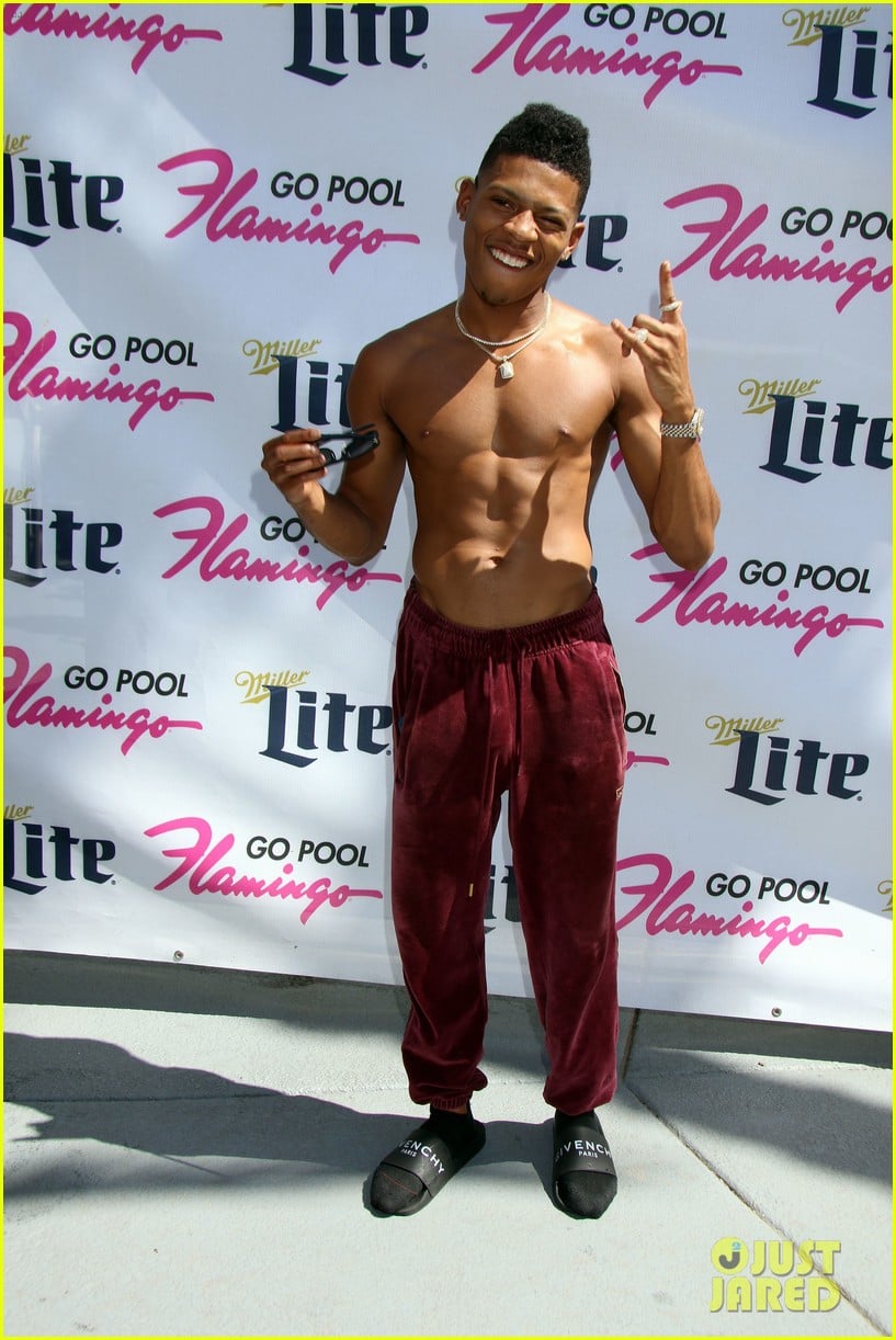Bryshere Gray Shows Off Ripped Body at Flamingo Pool Party: Photo ...