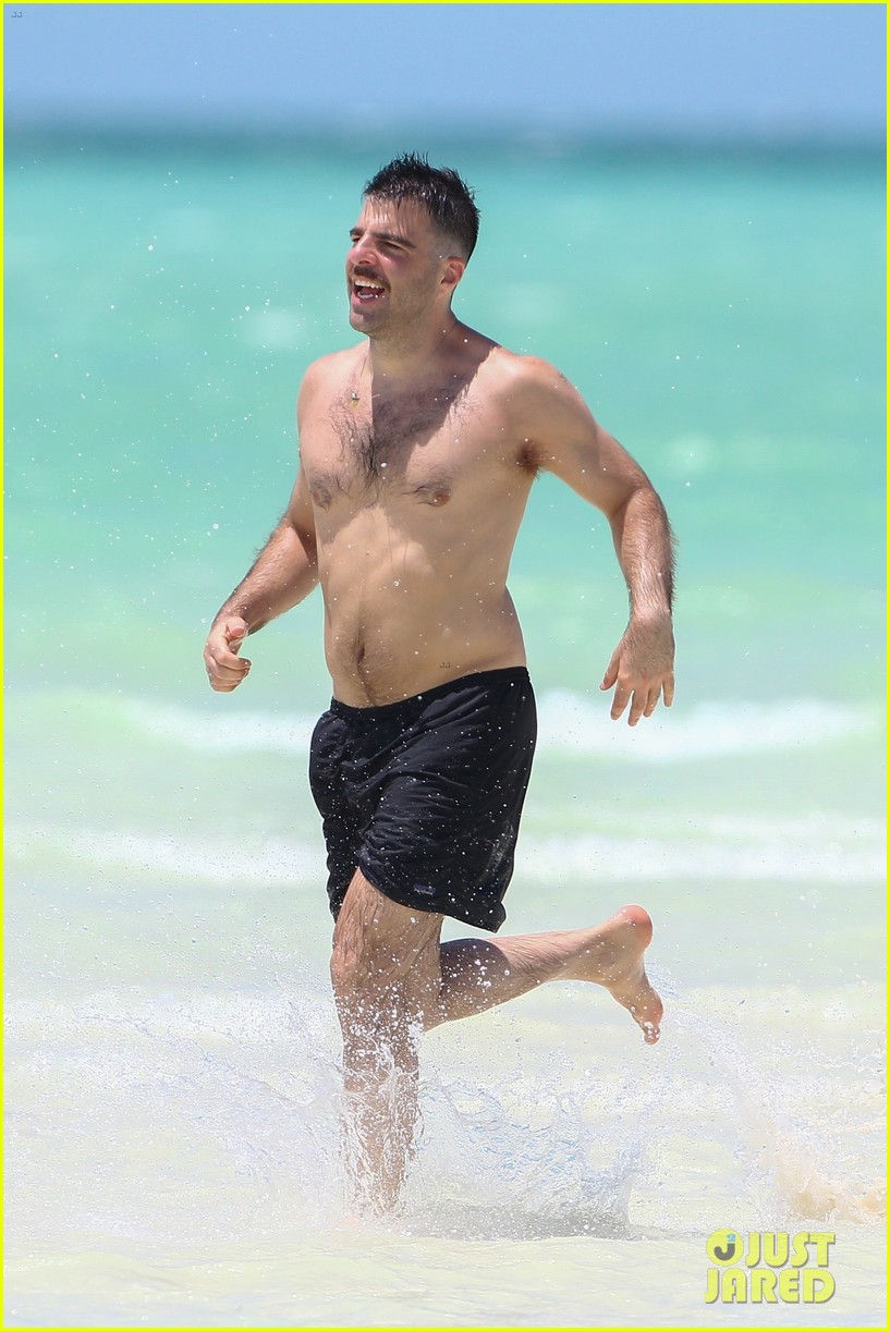 Zachary Quinto & Miles McMillan Go Shirtless During Mexican Beach Vacay ...