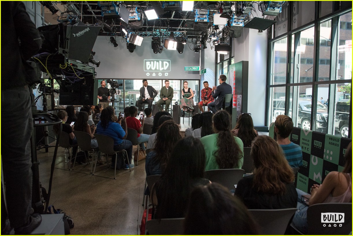 'Detroit' Star Algee Smith Debuts Music Video feat. Real-Life Larry ...