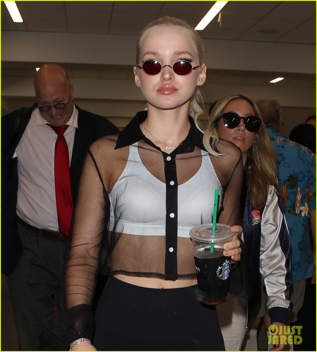 Dove Cameron Is Slaying the Airport Style Game Right Now: Photo 3940601 ...