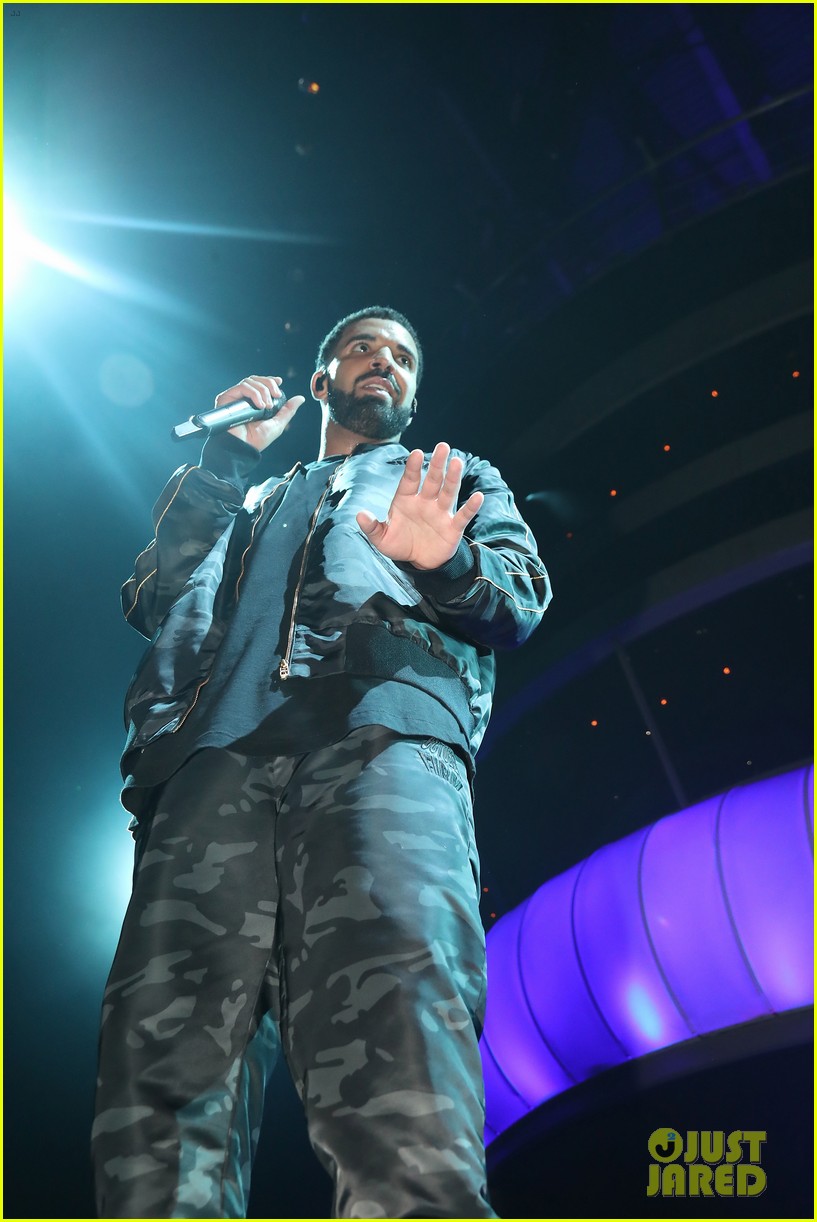 Drake Parties with The Weeknd After OVO Fest Show in Toronto: Photo ...