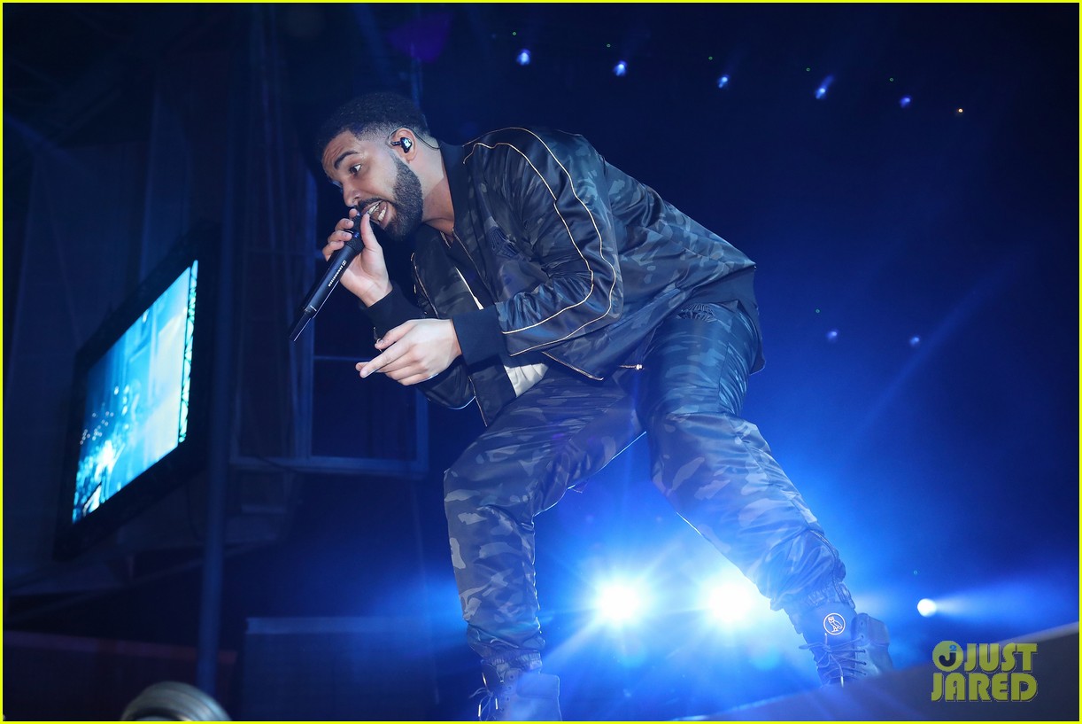 Drake Parties with The Weeknd After OVO Fest Show in Toronto: Photo ...