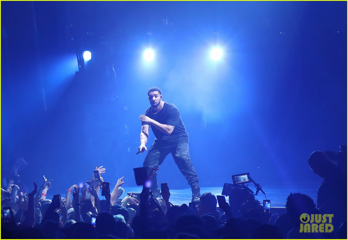 Drake Parties with The Weeknd After OVO Fest Show in Toronto: Photo ...
