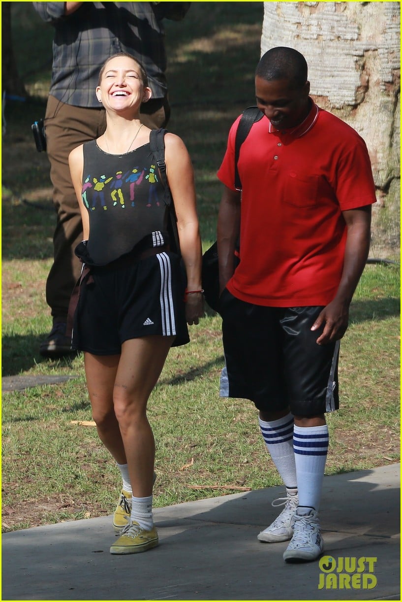 Kate Hudson Displays Shaved Head on Set, Wears Eclipse Glasses!: Photo ...