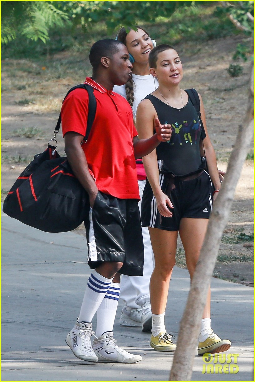 Kate Hudson Displays Shaved Head on Set, Wears Eclipse Glasses!: Photo ...