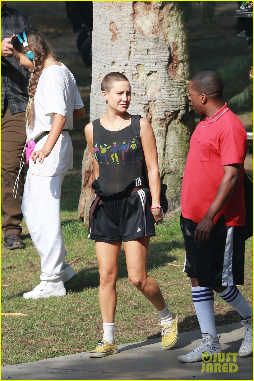 Kate Hudson Displays Shaved Head on Set, Wears Eclipse Glasses!: Photo ...