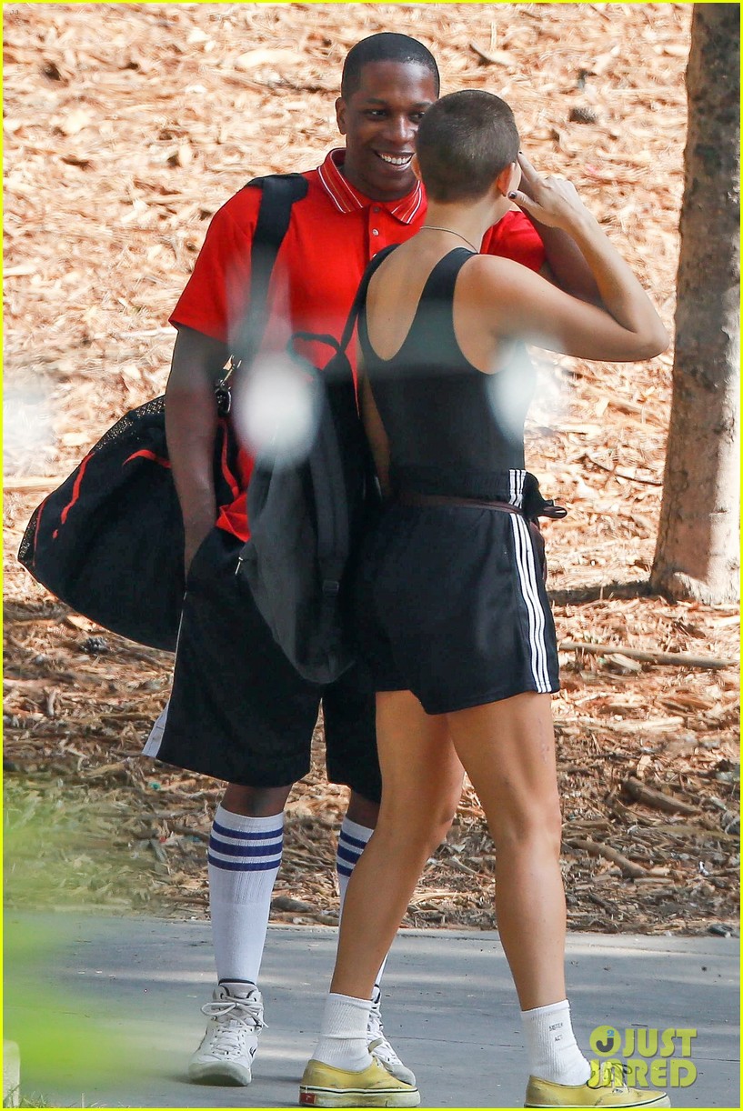 Kate Hudson Displays Shaved Head on Set, Wears Eclipse Glasses!: Photo ...