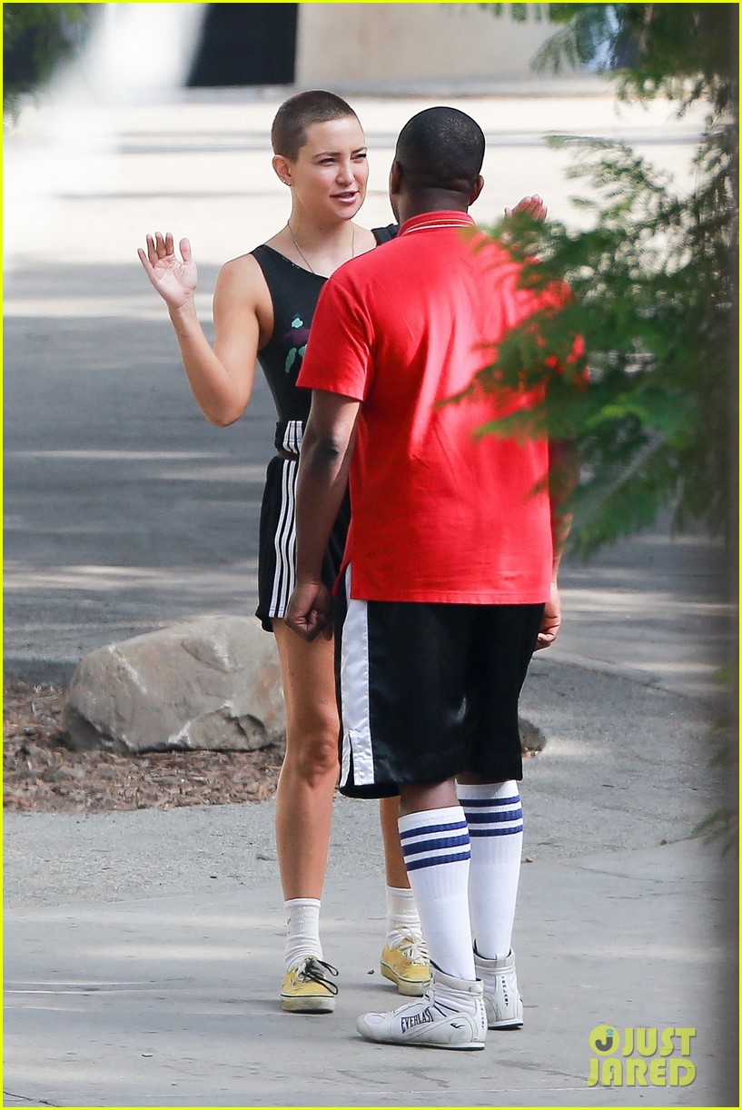 Kate Hudson Displays Shaved Head on Set, Wears Eclipse Glasses!: Photo ...