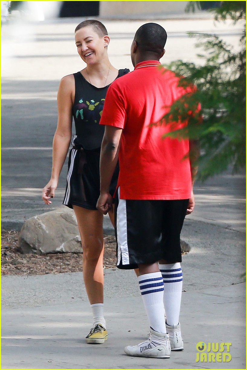 Kate Hudson Displays Shaved Head on Set, Wears Eclipse Glasses!: Photo ...