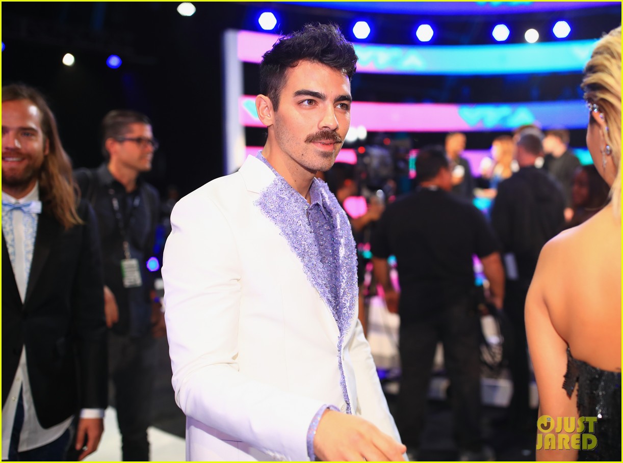 Joe Jonas Rocks a Mustache on MTV VMAs 2017 Red Carpet!: Photo 3946481 ...