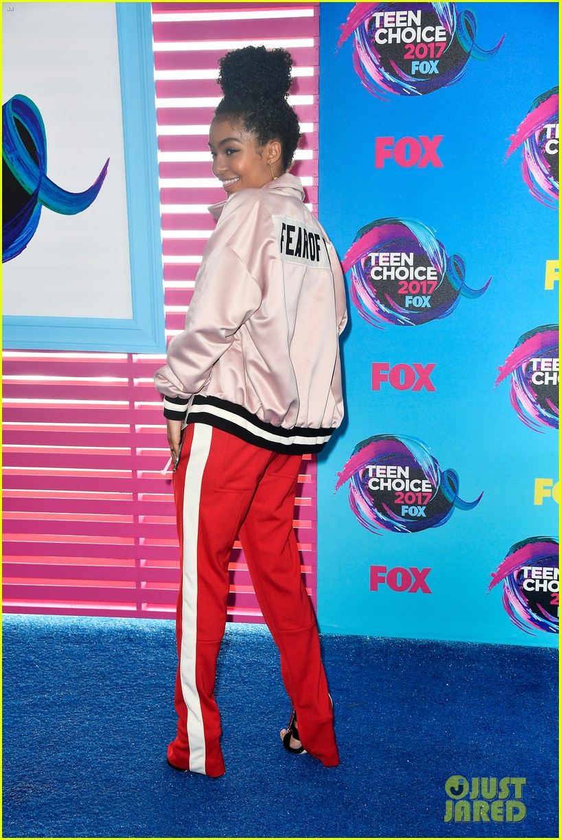 Katherine Langford, Yara Shahidi, & Victoria Justice Are Young Style ...