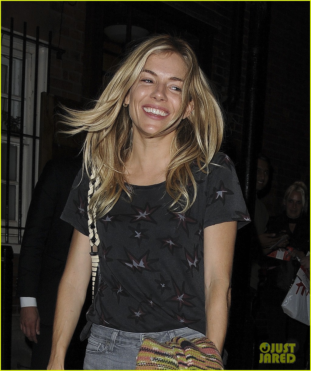 Sienna Miller is All Smiles Arriving at Dinner in London: Photo 3940618 ...