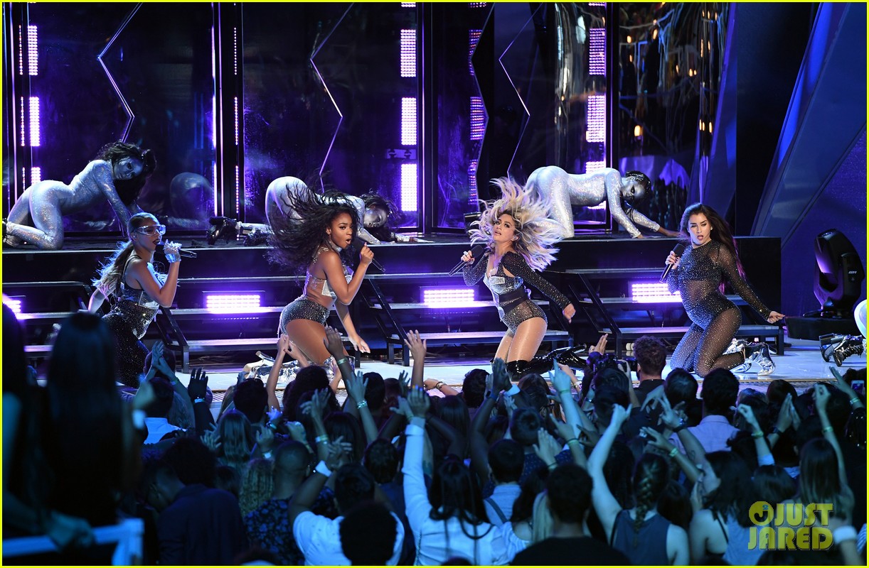 Normani Kordei's Split at VMAs 2017 Deserves a Standing Ovation! (Video ...