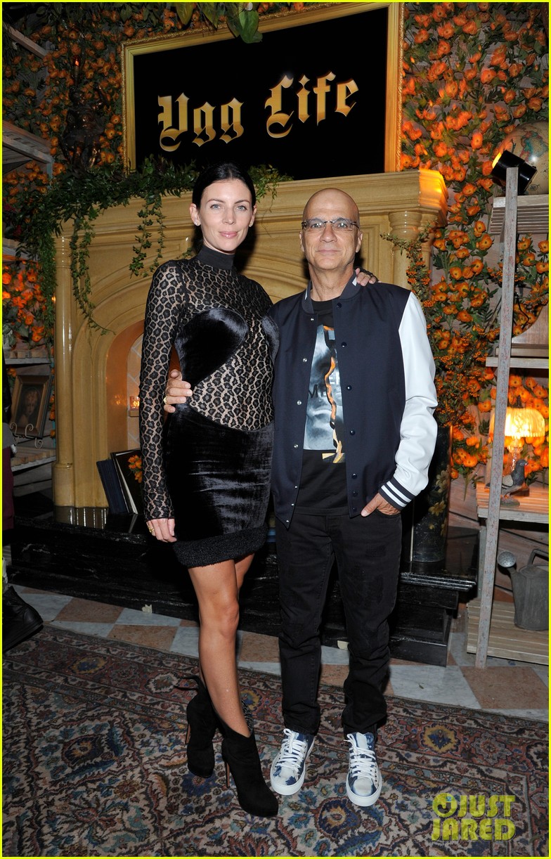 Katy Perry Celebrates Big Night with Calvin Harris & Jared Leto at VMAs ...