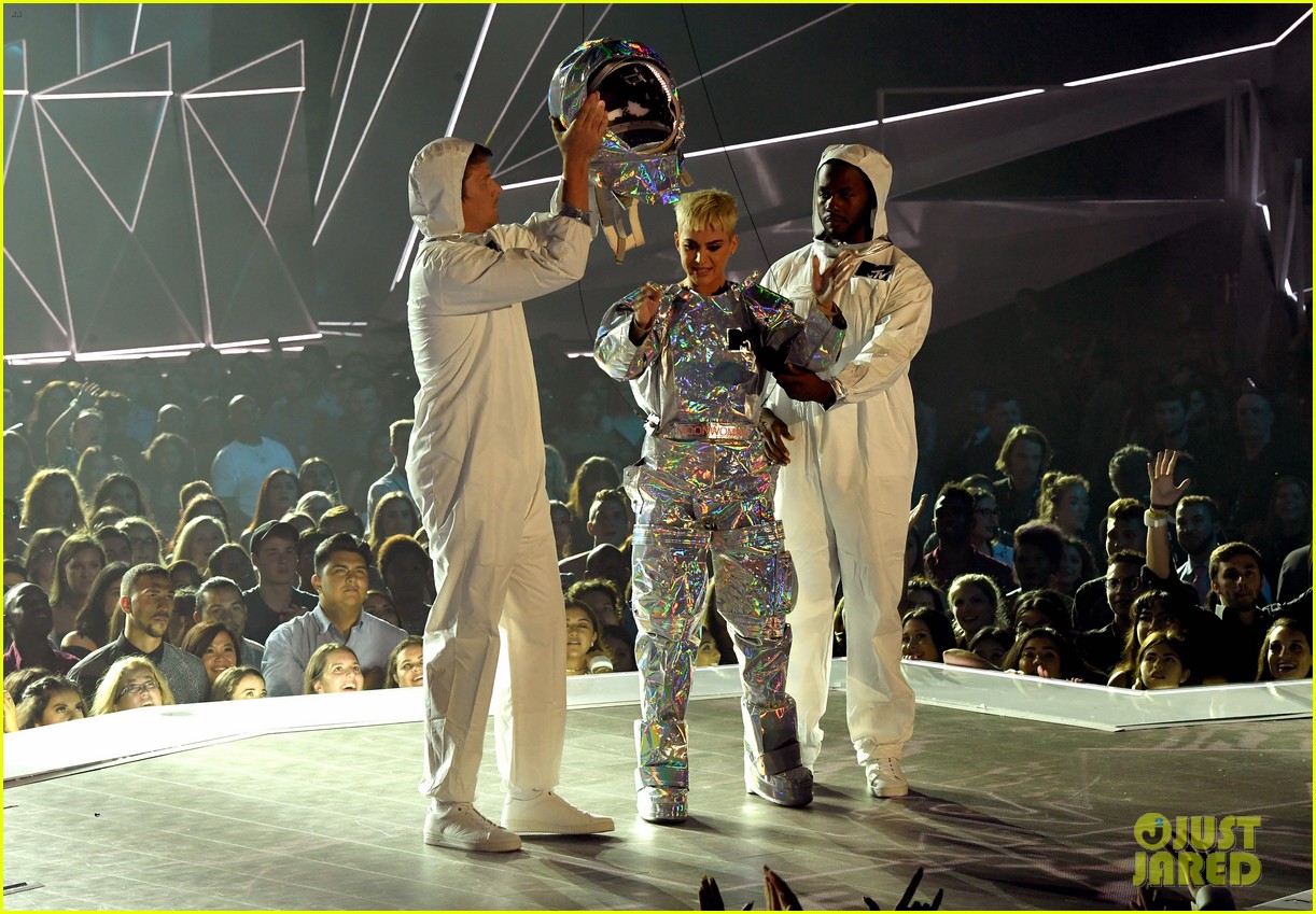 Katy Perry's MTV VMAs 2017 Opening Monologue Video - Watch Now!: Photo ...