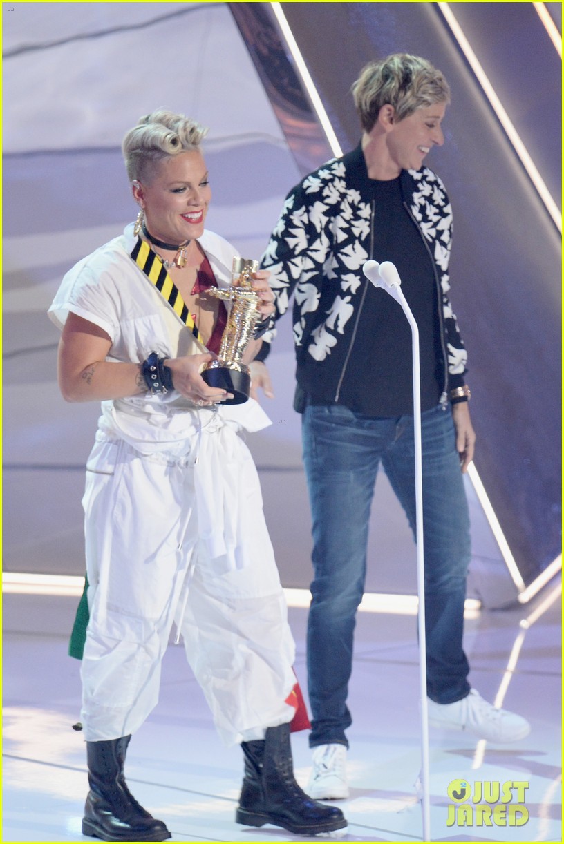 Pink Performs Her Greatest Hits at MTV VMAs 2017 - Watch Now!: Photo ...