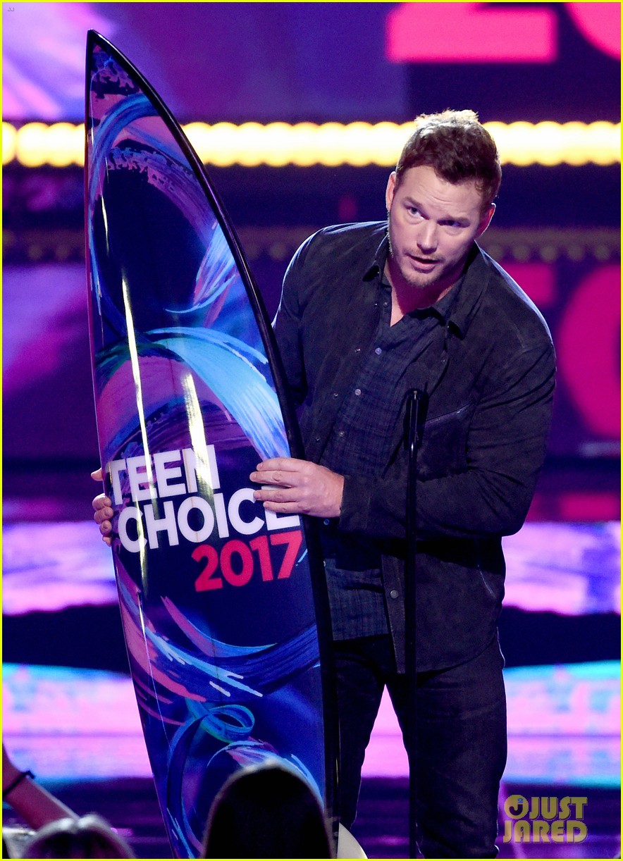 Chris Pratt Wins Choice Sci-Fi Movie Actor at Teen Choice Awards 2017 ...