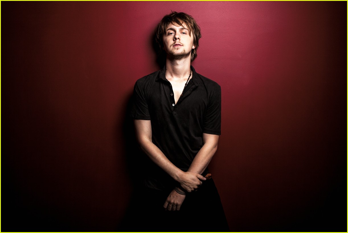 Get to Know R5's Ellington Ratliff with These 10 Fun Facts! (Exclusive ...