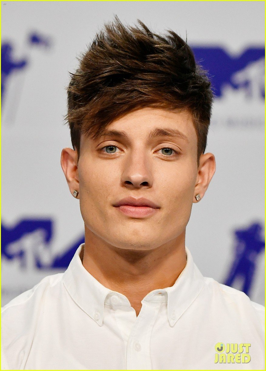 Matt Rife Preaches Message of Equality at MTV VMAs 2017: Photo 3946435 ...