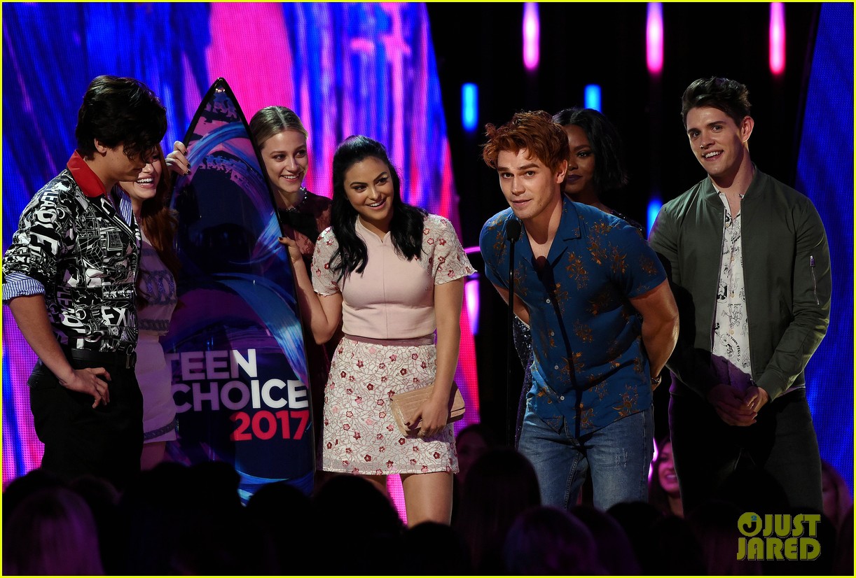 'Riverdale' Wins Lots of Awards at Teen Choice Awards 2017!: Photo ...