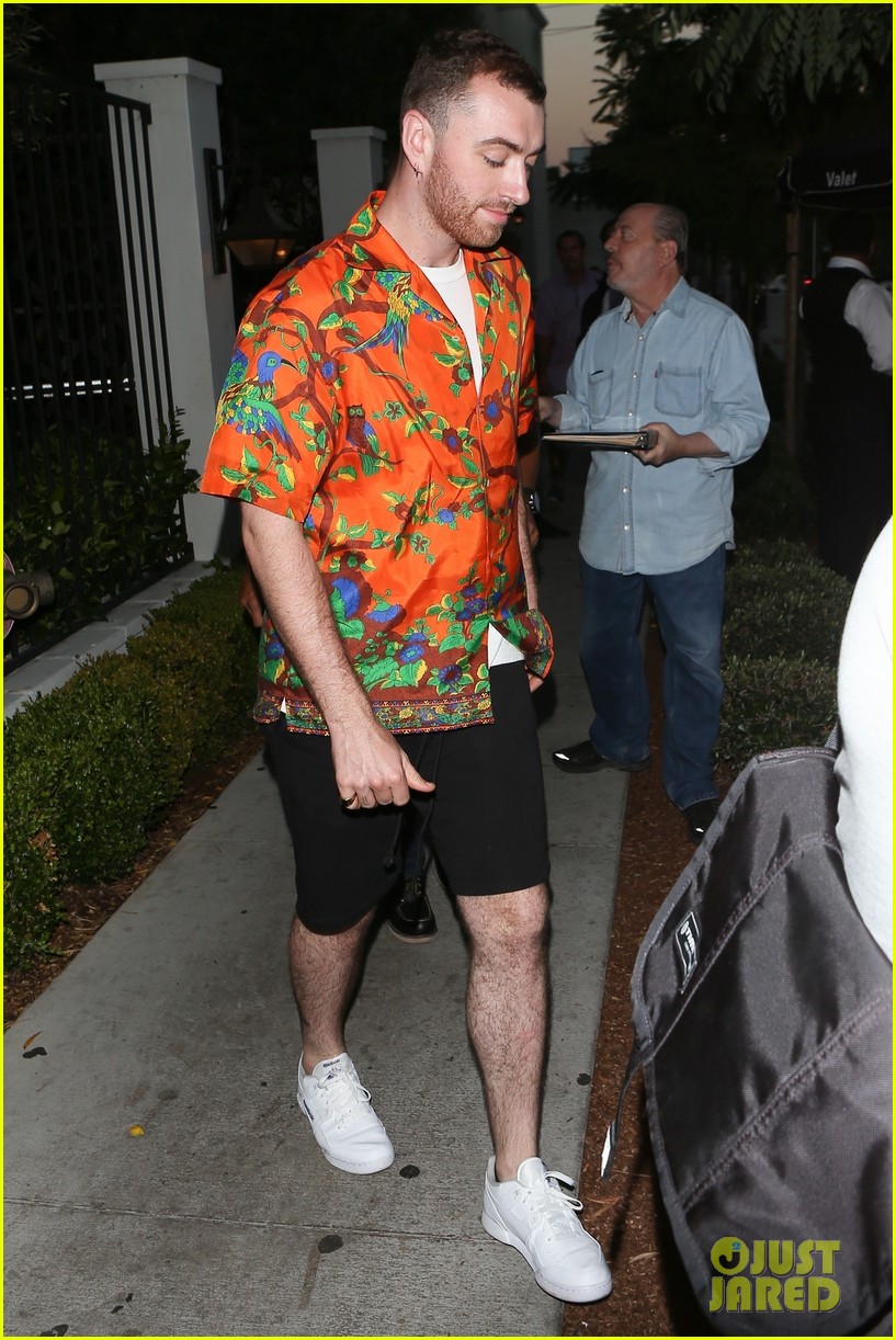 Sam Smith Kicks Off His Weekend at Dinner with Friends: Photo 3941186 ...
