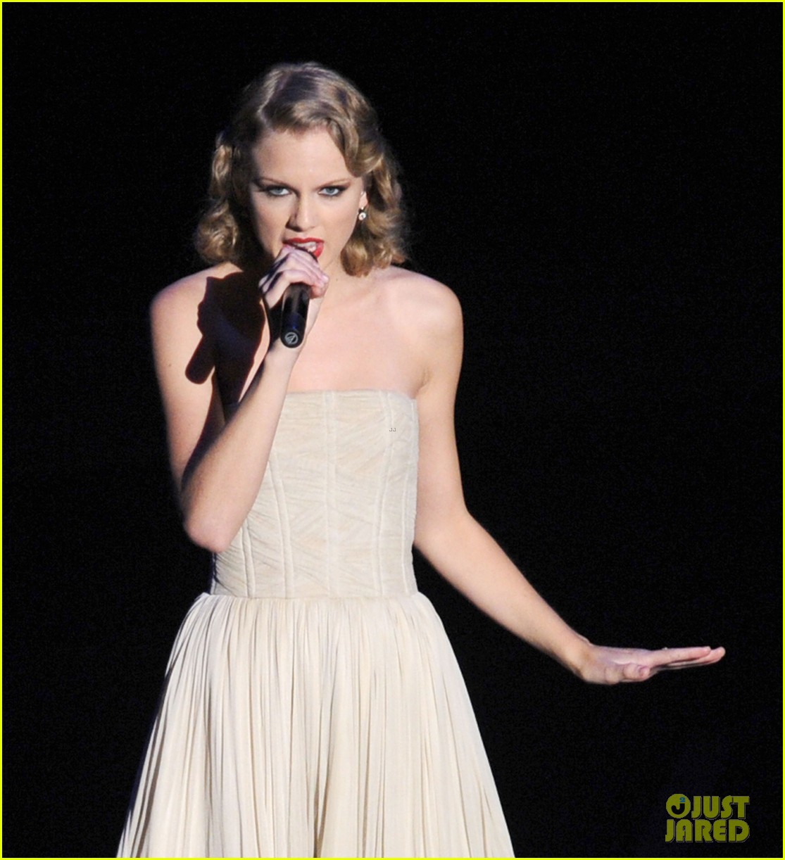 Photo: taylor swifts 10 biggest vmas moments 17 | Photo 3945519 | Just ...