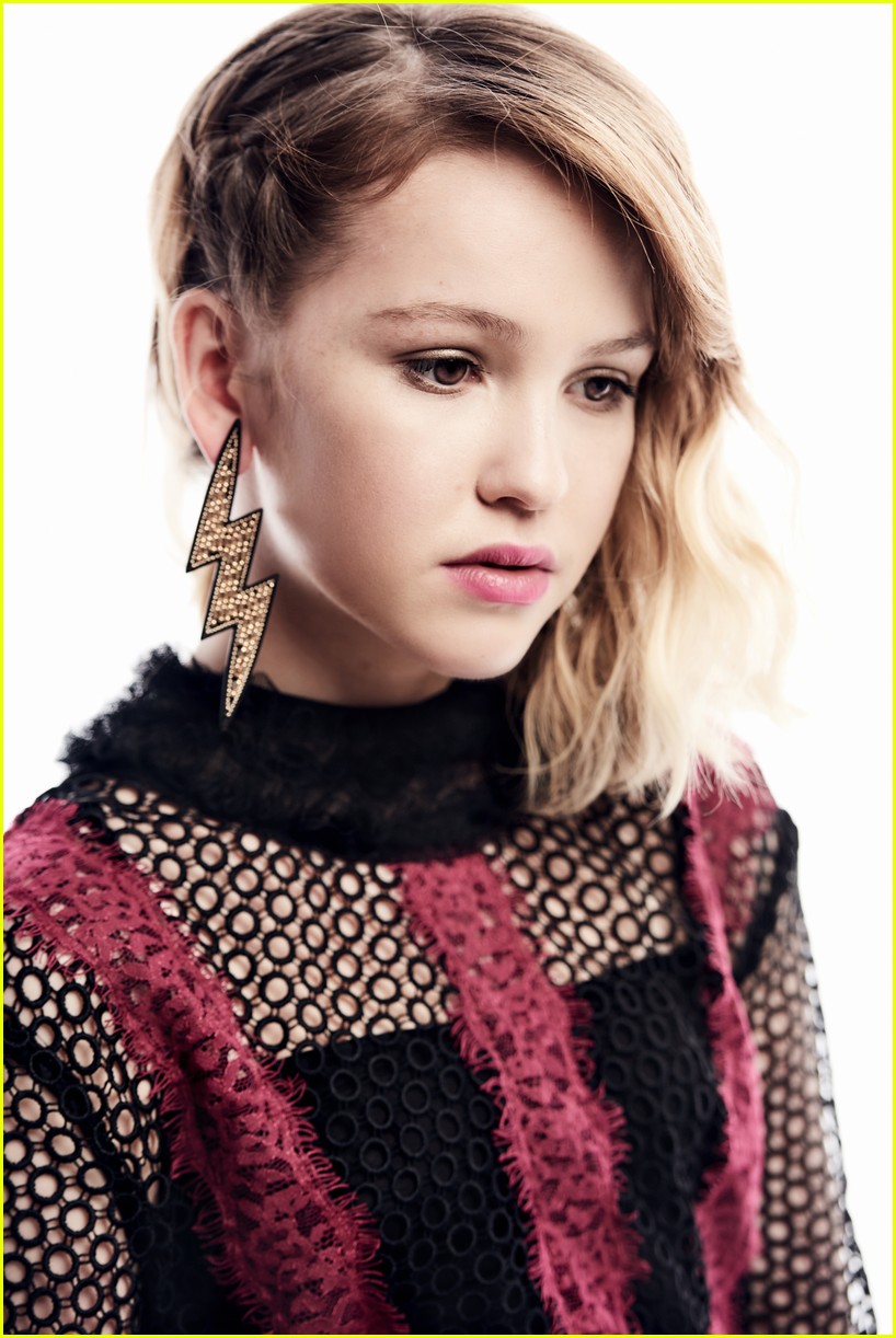 Meet 'Annabelle: Creation' Star Talitha Bateman with These 10 Fun Facts ...