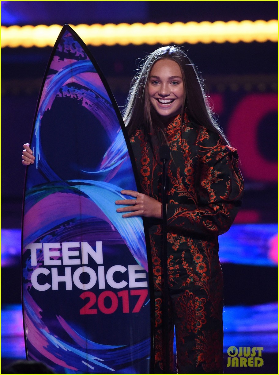Maddie Ziegler Wins Choice Dancer at Teen Choice Awards 2017: Photo ...