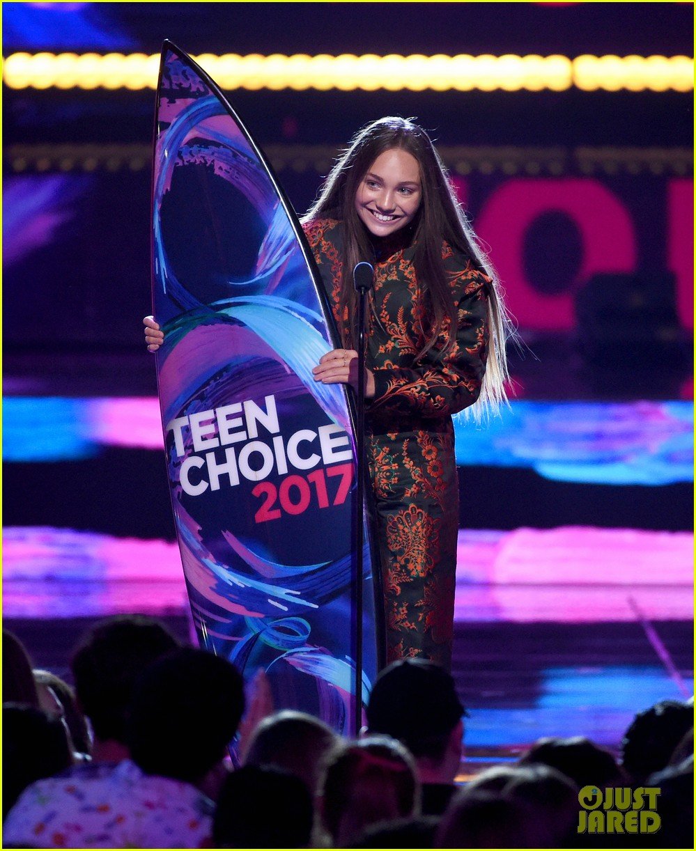 Maddie Ziegler Wins Choice Dancer at Teen Choice Awards 2017: Photo ...
