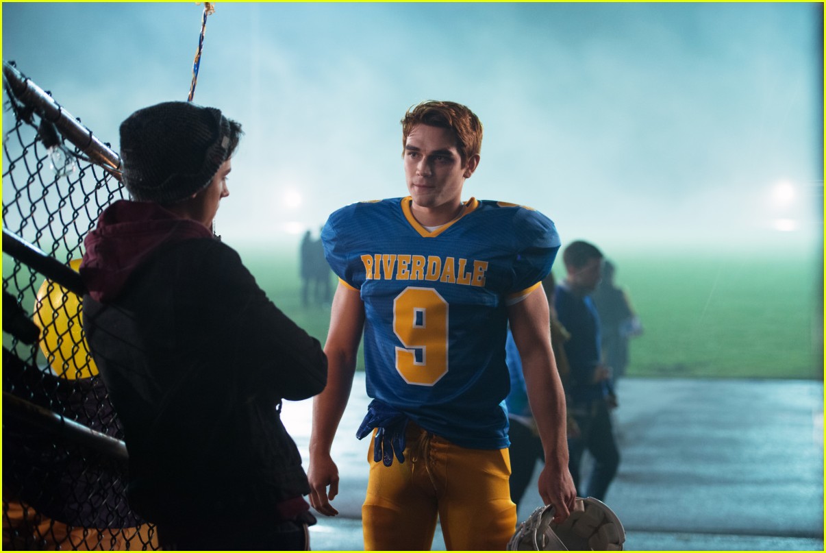 KJ Apa's Car Accident: WBTV Clarifies Details & Hours Worked: Photo 3962093 | Photos | Just ...