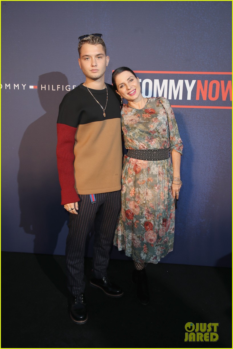 Brandon Thomas Lee & Pyper America Smith Couple Up at Tommy Hilfiger's ...