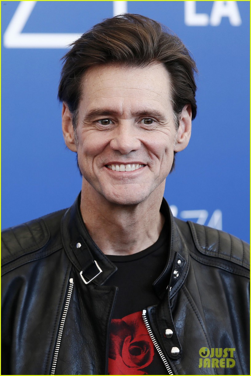 Jim Carrey's New Documentary Takes Us Inside 'Man on the Moon' Filming ...