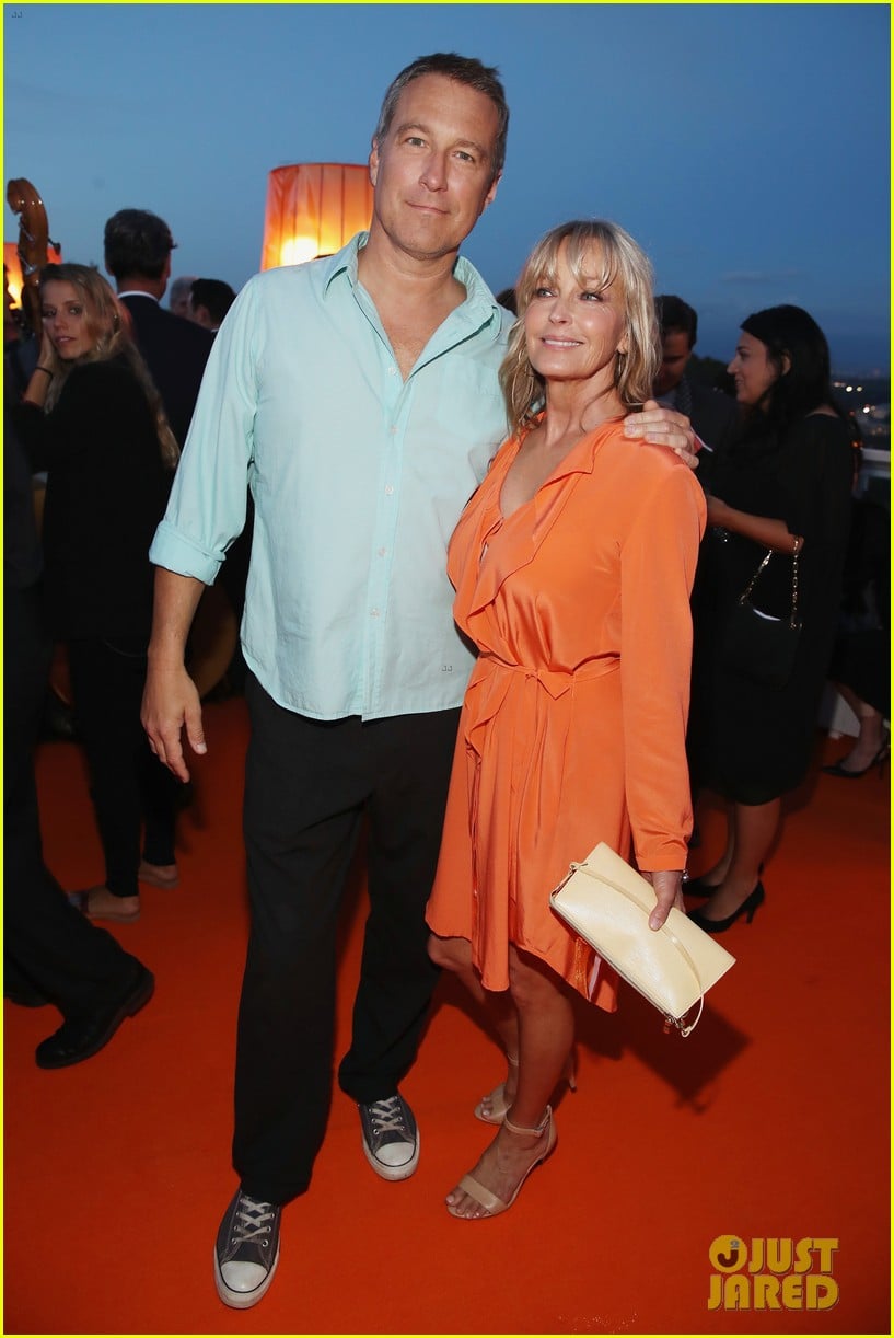 Kristin Chenoweth Sings with Sharon Stone & Friends to Kick Off ...