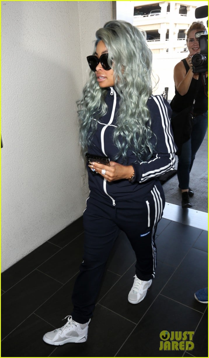 Blac Chyna Rocks Blue Hair for Her Flight Out of Town: Photo 3949748 ...