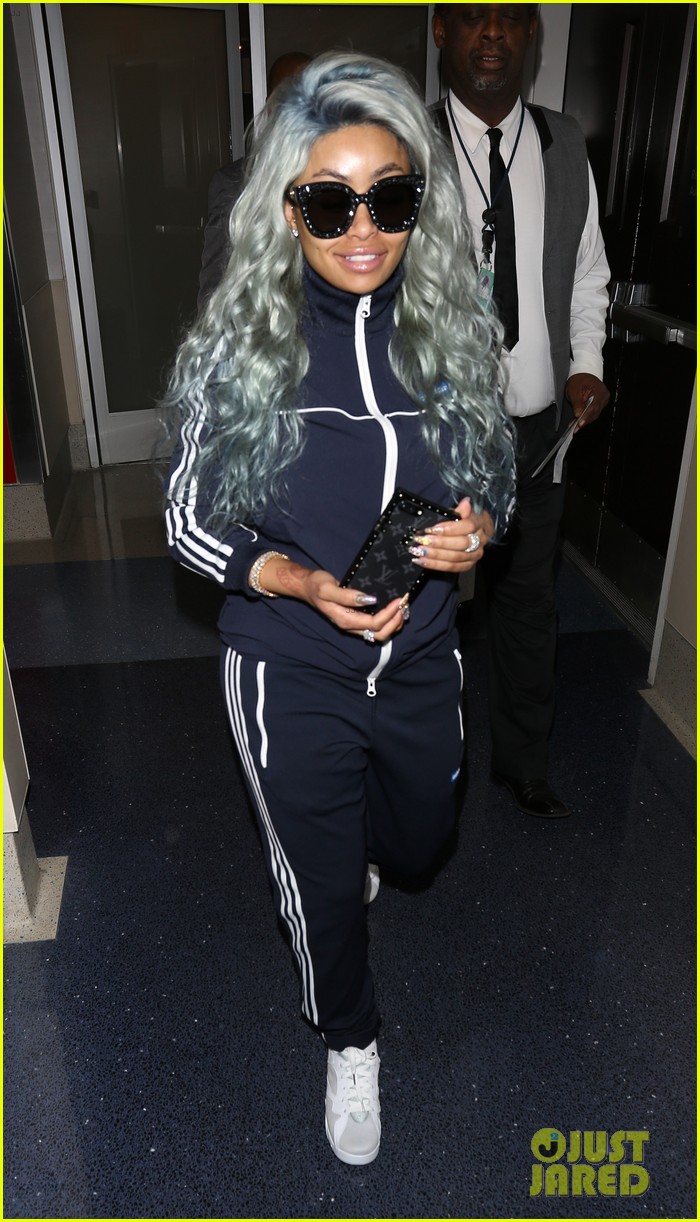 Blac Chyna Rocks Blue Hair for Her Flight Out of Town: Photo 3949750 ...