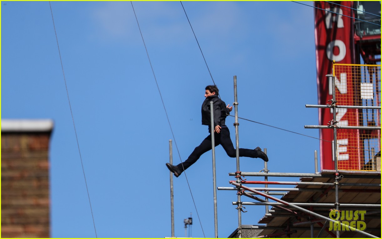 Tom Cruise Provides Update After Scary On-Set Stunt Injury: Photo ...