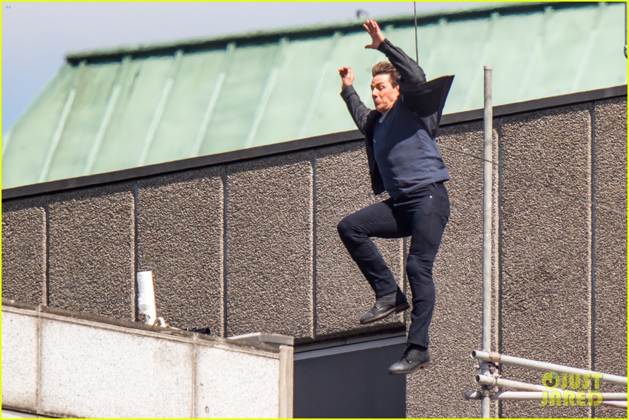 Tom Cruise Provides Update After Scary On-Set Stunt Injury: Photo ...